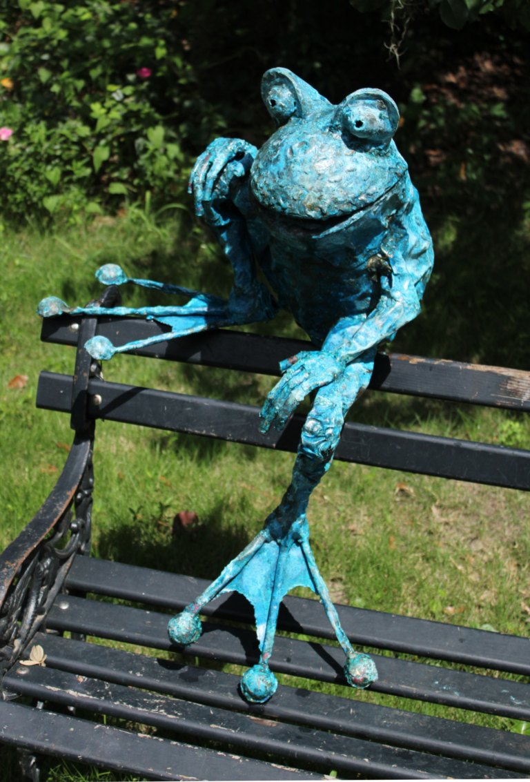 Seated Medium Frog Leg Dangling - Beau Smith's Workshop